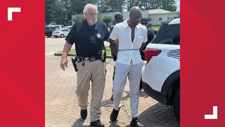 Violent Texas inmate captured in Houston nearly a week after escaping ...