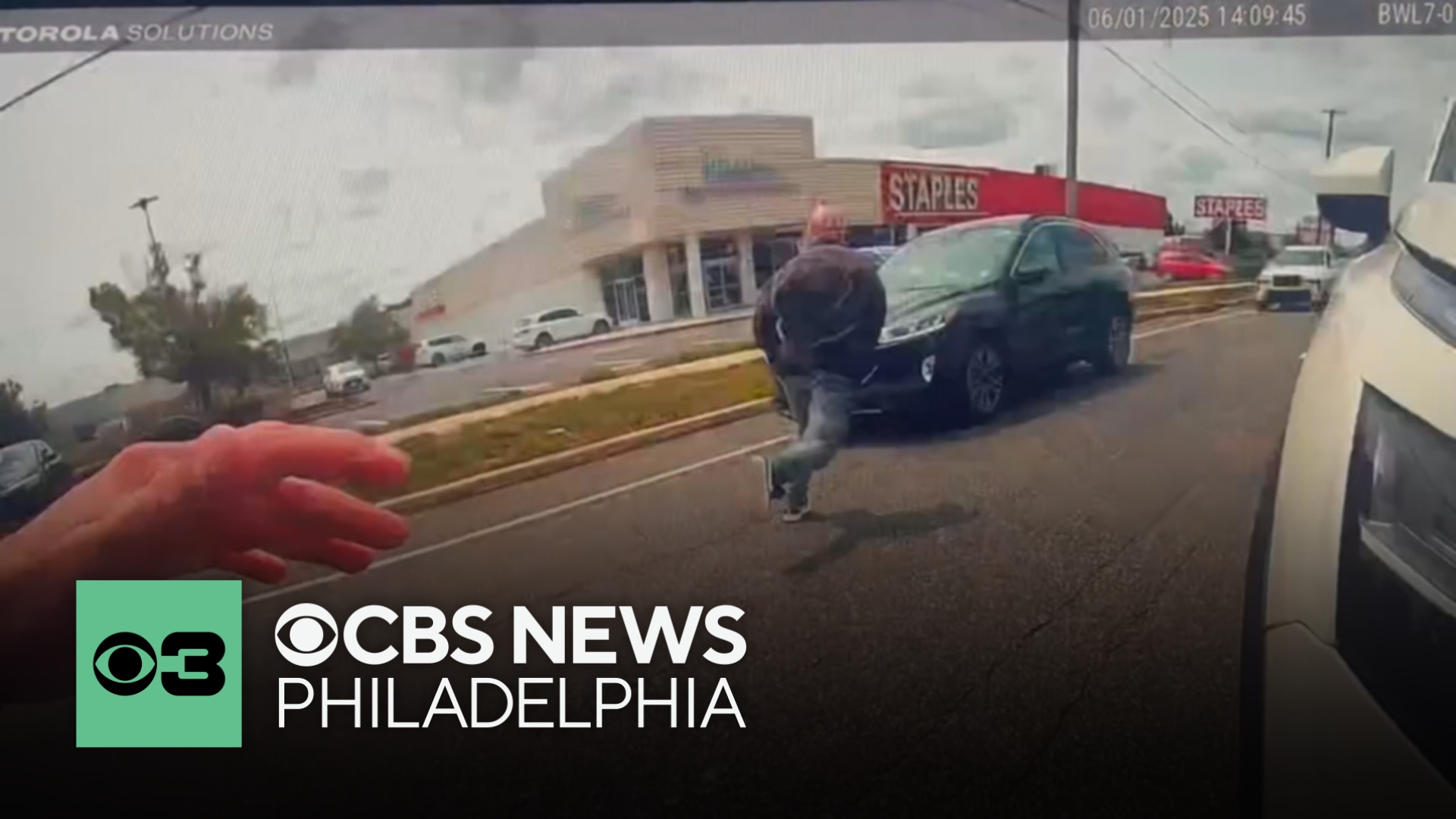 Body camera video shows foot chase in Sicklerville, New Jersey