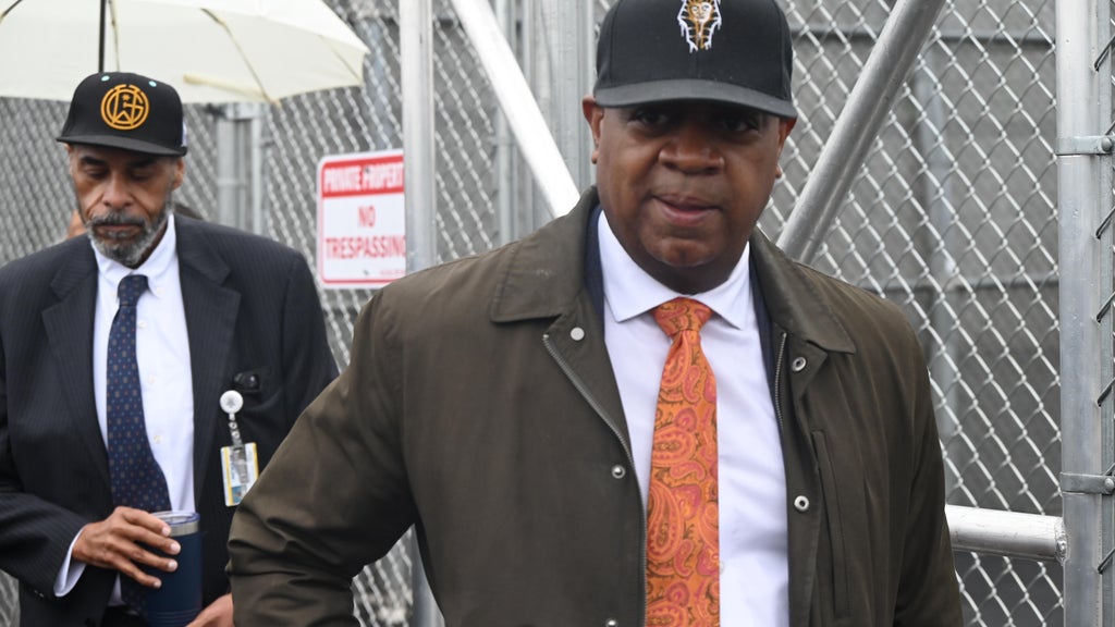 Newark Mayor Ras Baraka sues over ICE arrest outside Delaney Hall facility