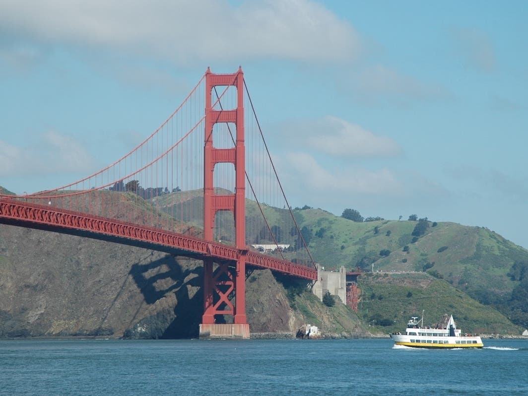 Flight Attendant Caught Dancing Naked On SFO Flight Arrested: Reports