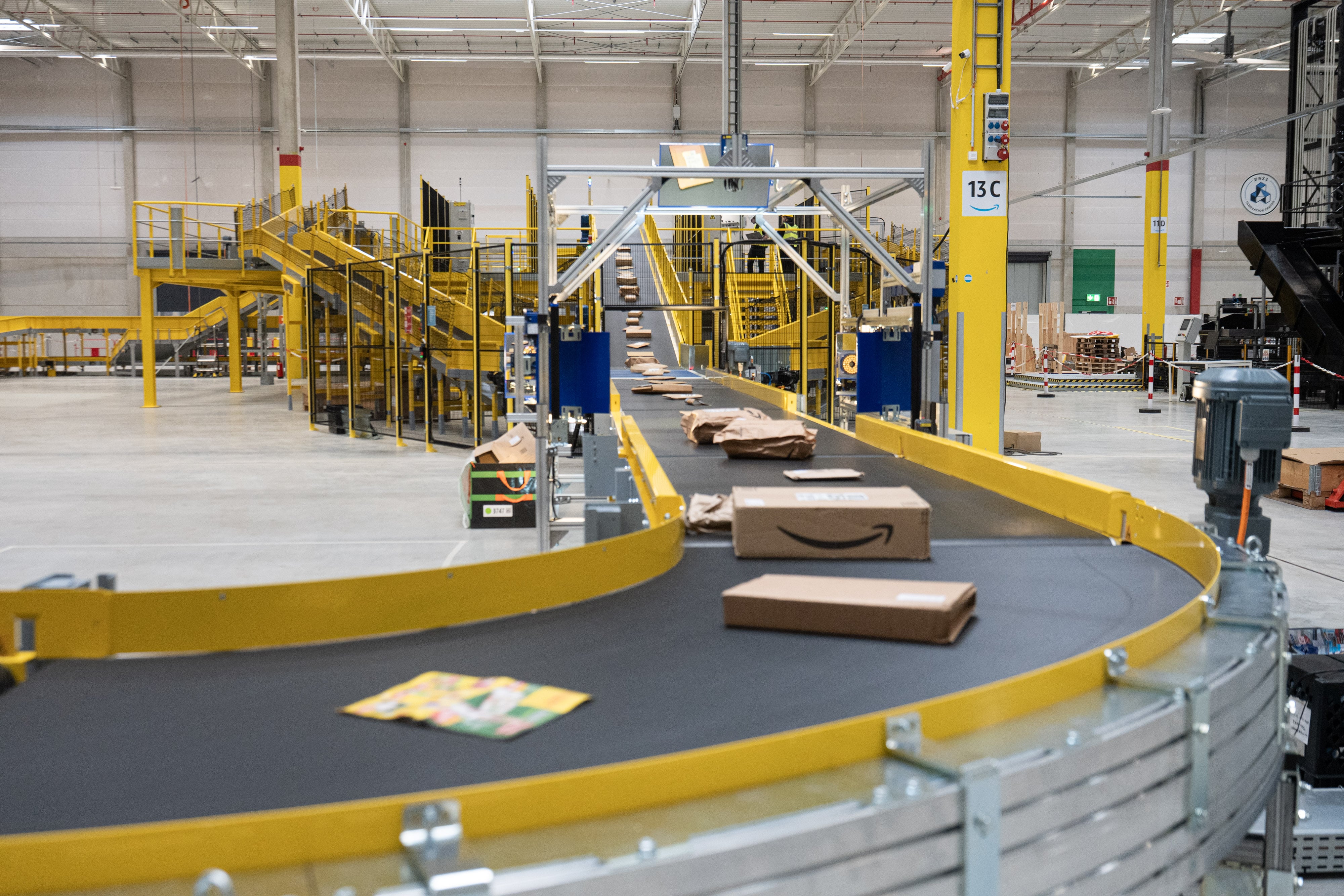 Amazon to open sorting center in Troup County, adding 1,000 jobs