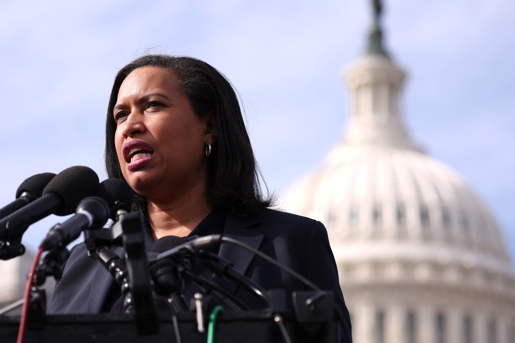 DC Mayor Muriel Bowser hit with ethics complaint over $62K trip to ...