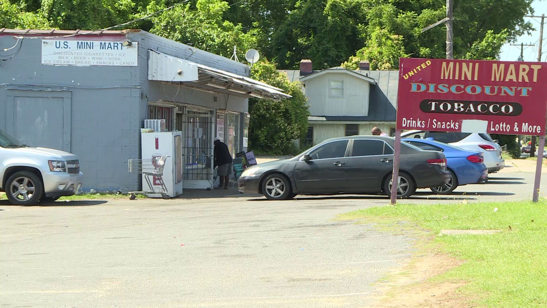 Kinston police investigating shooting that injured two