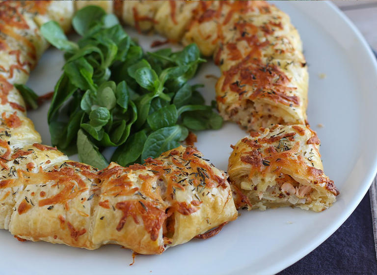 Salmon and mustard puff pastry crown