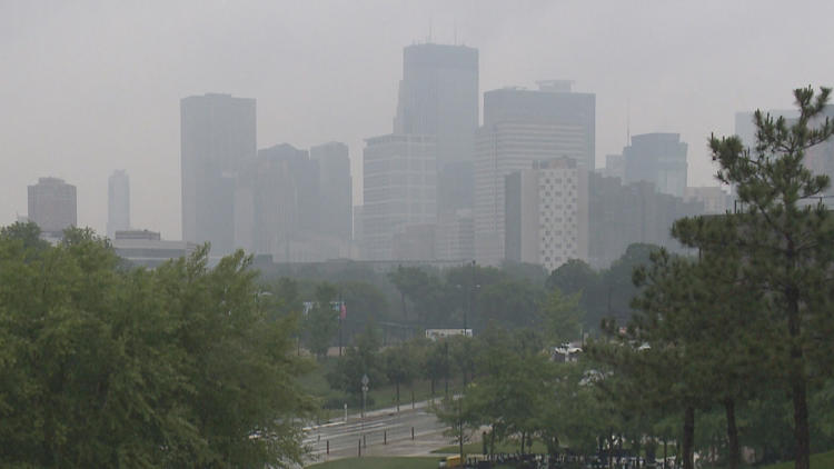 Wildfire smoke clouds Twin Cities: Experts predict a challenging air ...