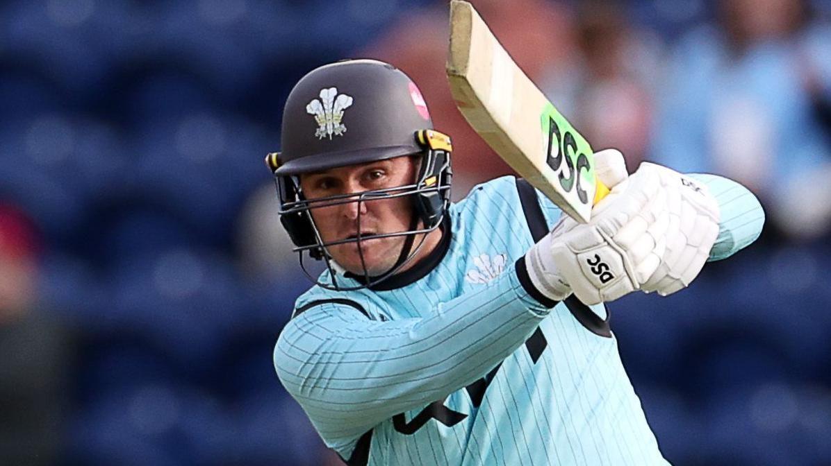 Roy's knock key for Surrey in win over Glamorgan