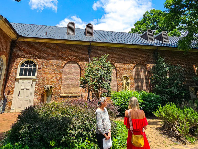 Discovering Chapel Hill on a Free Walking Tour: Stepping Back in Time