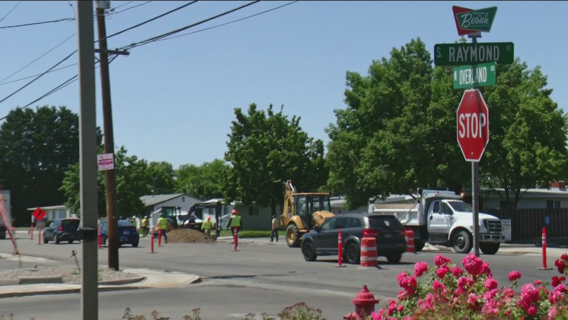 Section of Overland Road in Boise closed due to potential gas leak