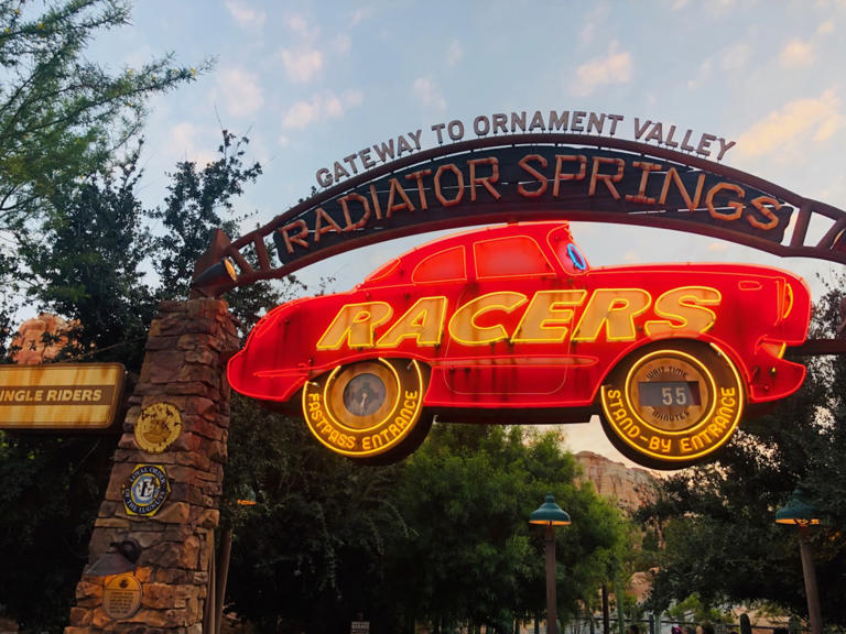 BREAKING: Radiator Springs Racers Refurbishment - Closing for Over a ...