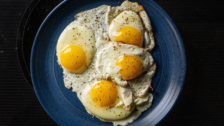 16 ingredients that will make your fried eggs unbeatable