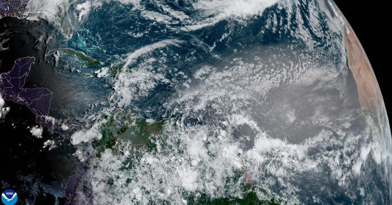 A Saharan dust plume will hit Florida June 4. Here's how it could ...