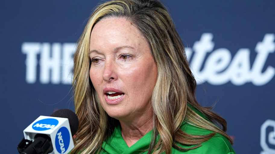 Oregon Softball Coach Melyssa Lombardi’s Emotional Message To Season ...