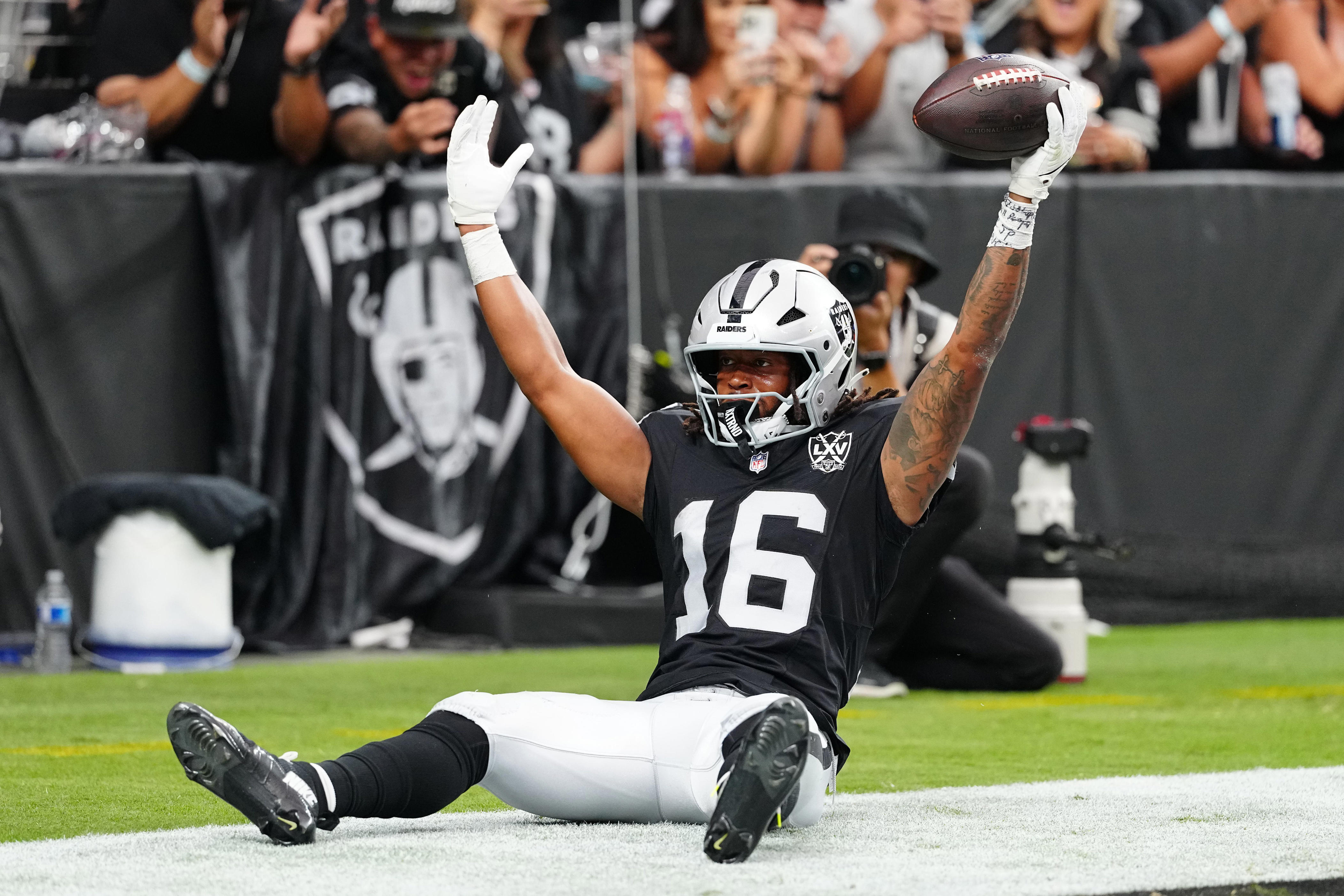 Yesterday hit 16 in our Raiders countdown to kickoff. Who wore it best ...