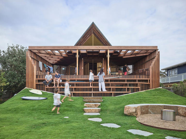In Australia, a Beach Shack Beloved by Locals Gets a Net-Zero Revamp