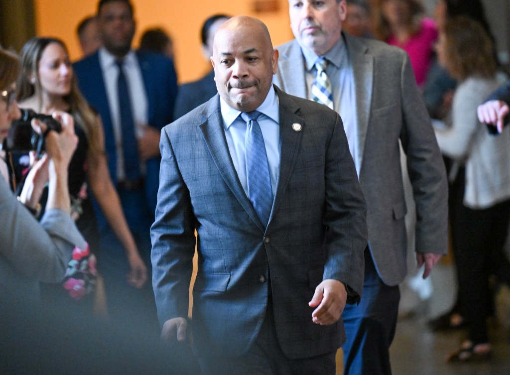 Gov. Kathy Hochul’s No. 2 pushed to resign after he announces he wants ...