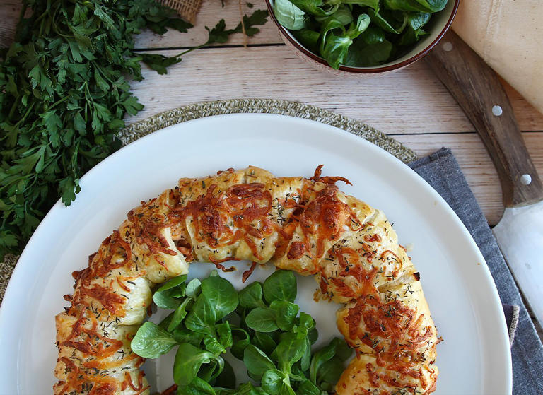 Salmon and mustard puff pastry crown