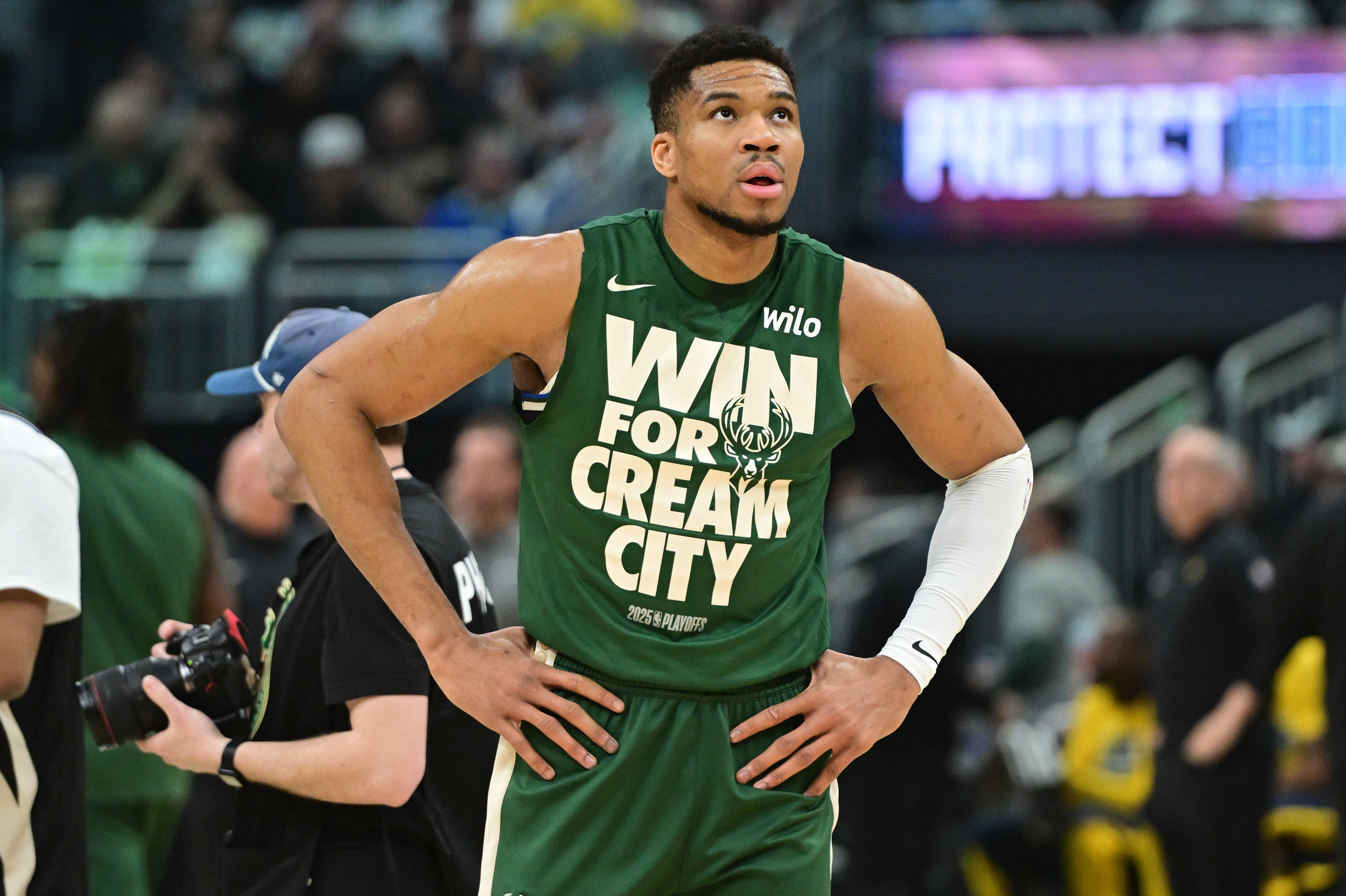 Milwaukee Bucks: Trainer Highlights 1 Basic Change Giannis ...