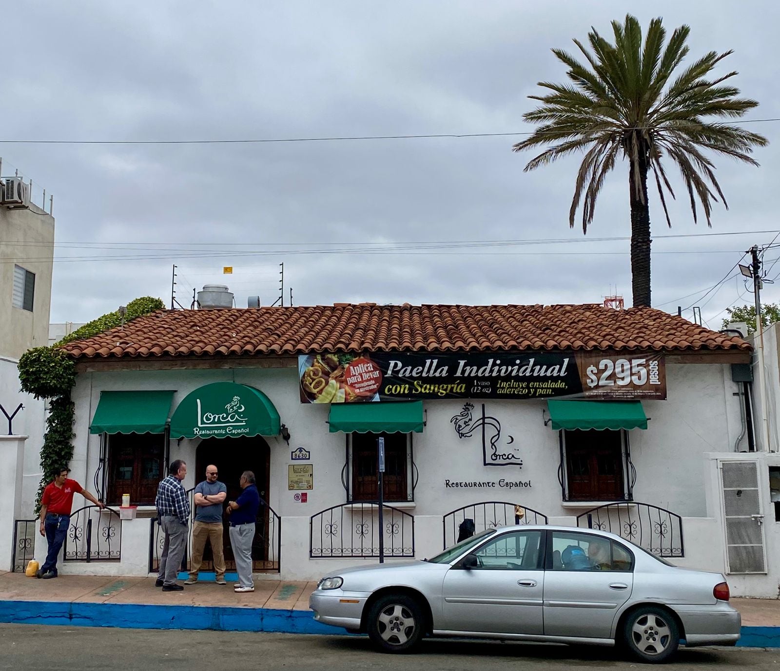 Desalojan restaurante Lorca en colonia Cacho por orden judicial