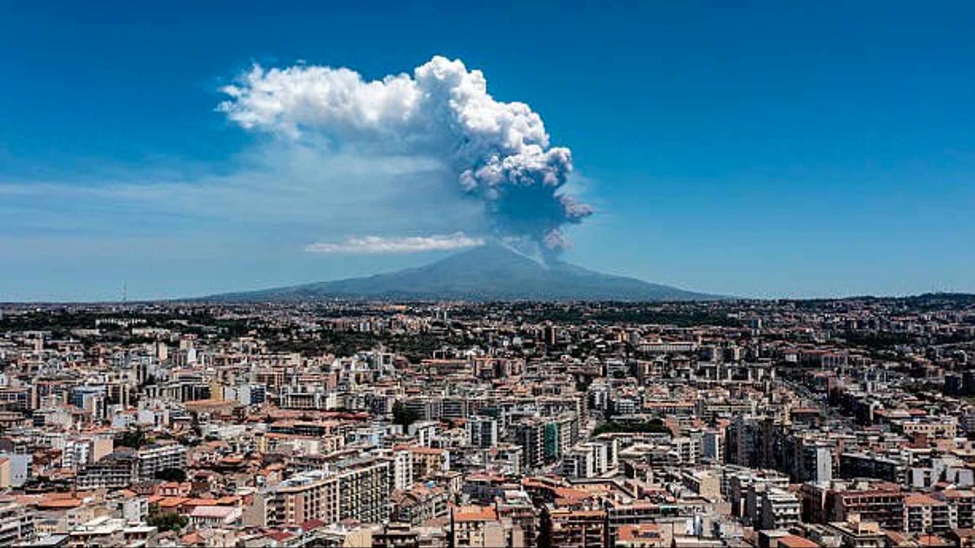 Tout Ce Que L'On Sait Sur La Récente Éruption De L'Etna