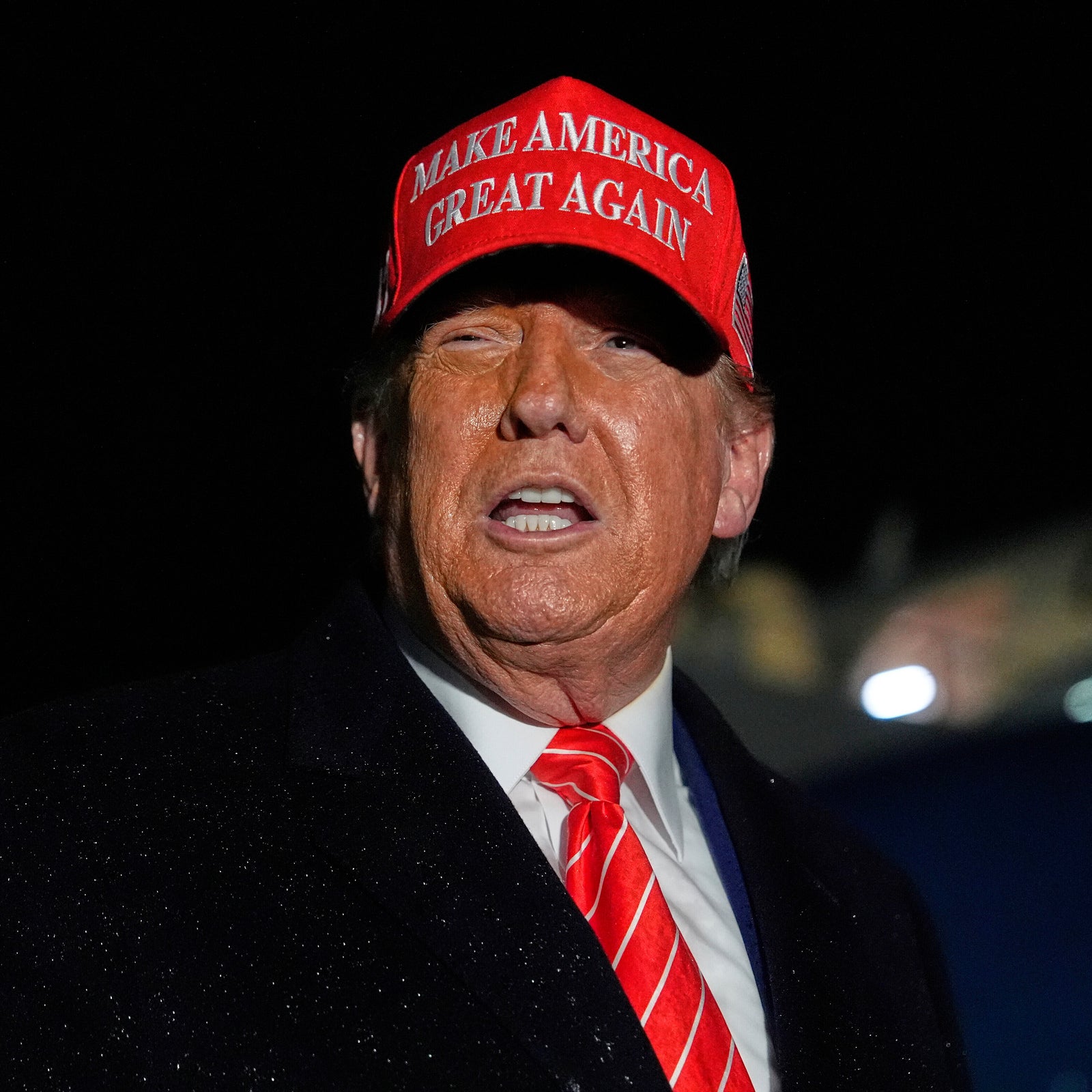 Man arrested for trying to scale fence at Trump's Mar-a-Lago club ...