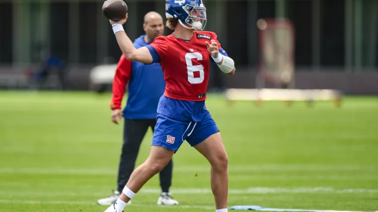 New York Giants legend calls team's potential QB strategy 'stupid'