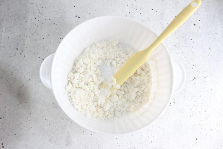 Easy DIY Liquid Laundry Detergent