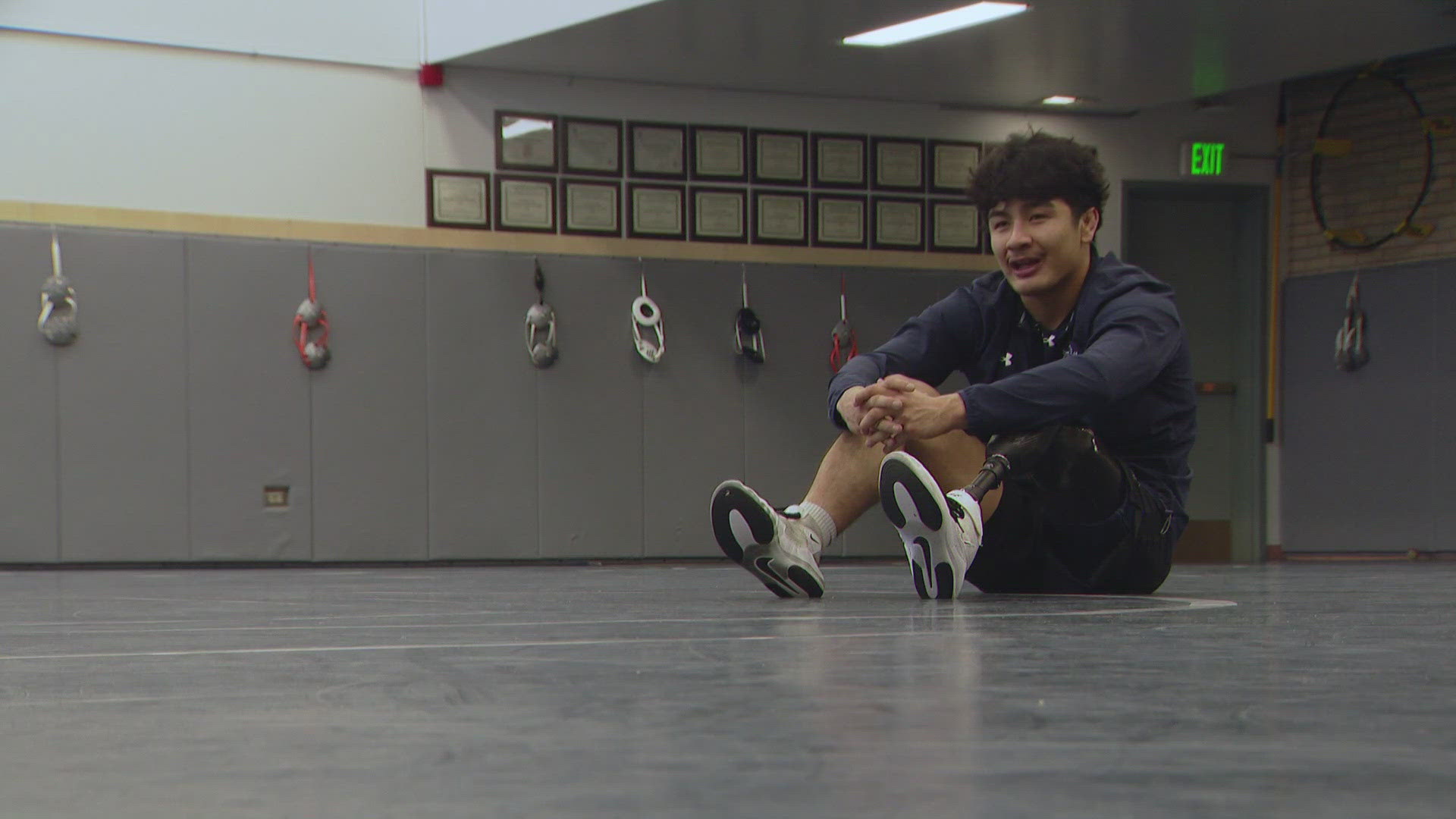 1-legged wrestler at Mines finds his way back to the mat