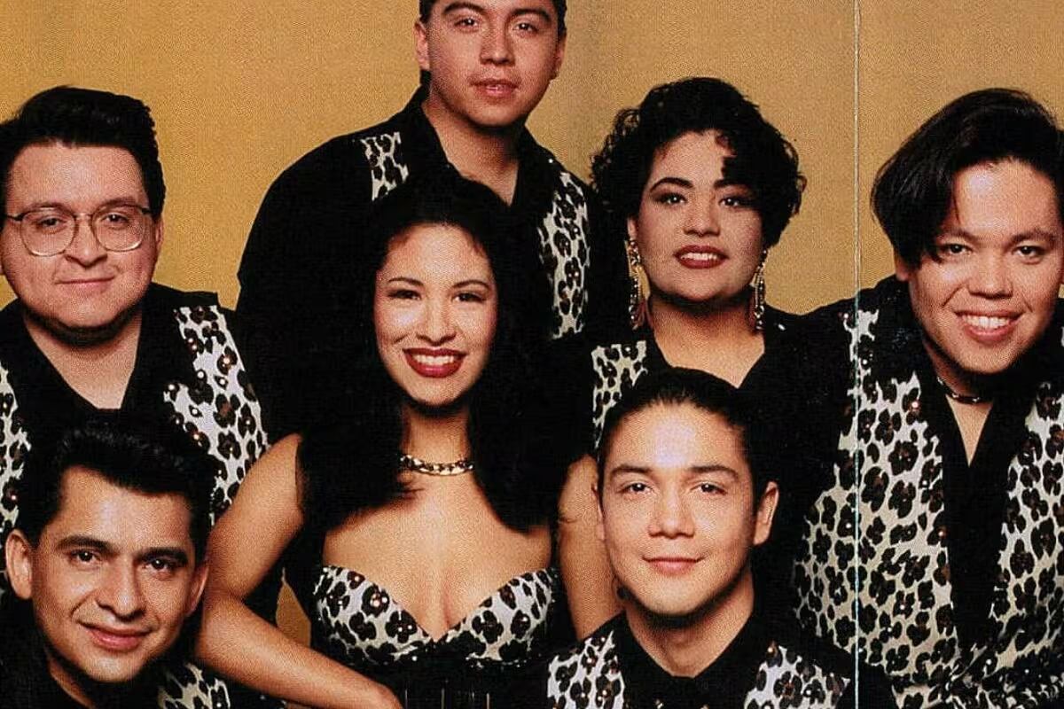 Con imágenes inéditas, Selena y Los Dinos llegará a Netflix con un ...