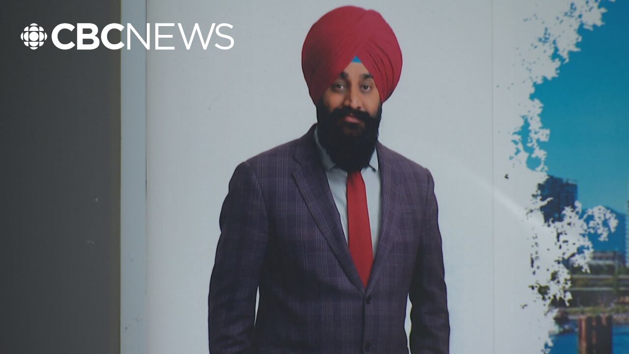 Former immigration consultant continues to run firm after licence revoked