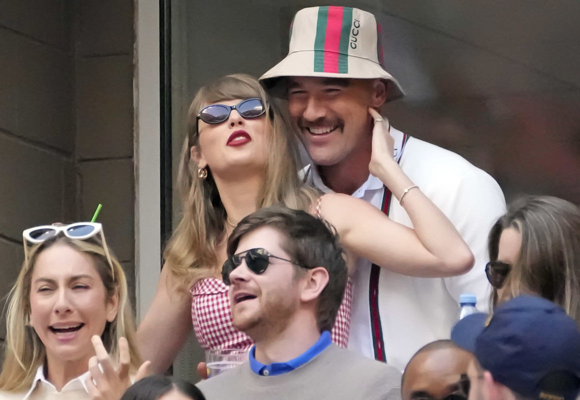 Taylor Swift’s Comments With Travis Kelce Draws Strong Response