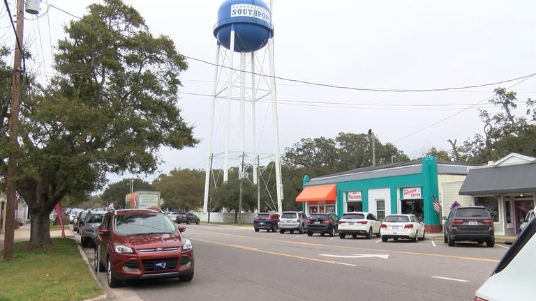 Southport leaders presented possible paid parking plan, city leaders speak out