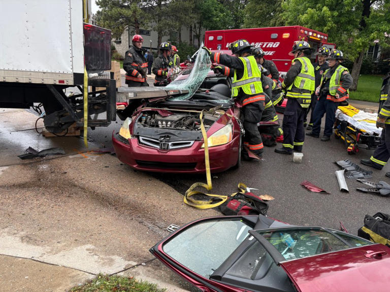 ‘Extensive extrication’ required in 2-car crash in Lakewood: West Metro ...