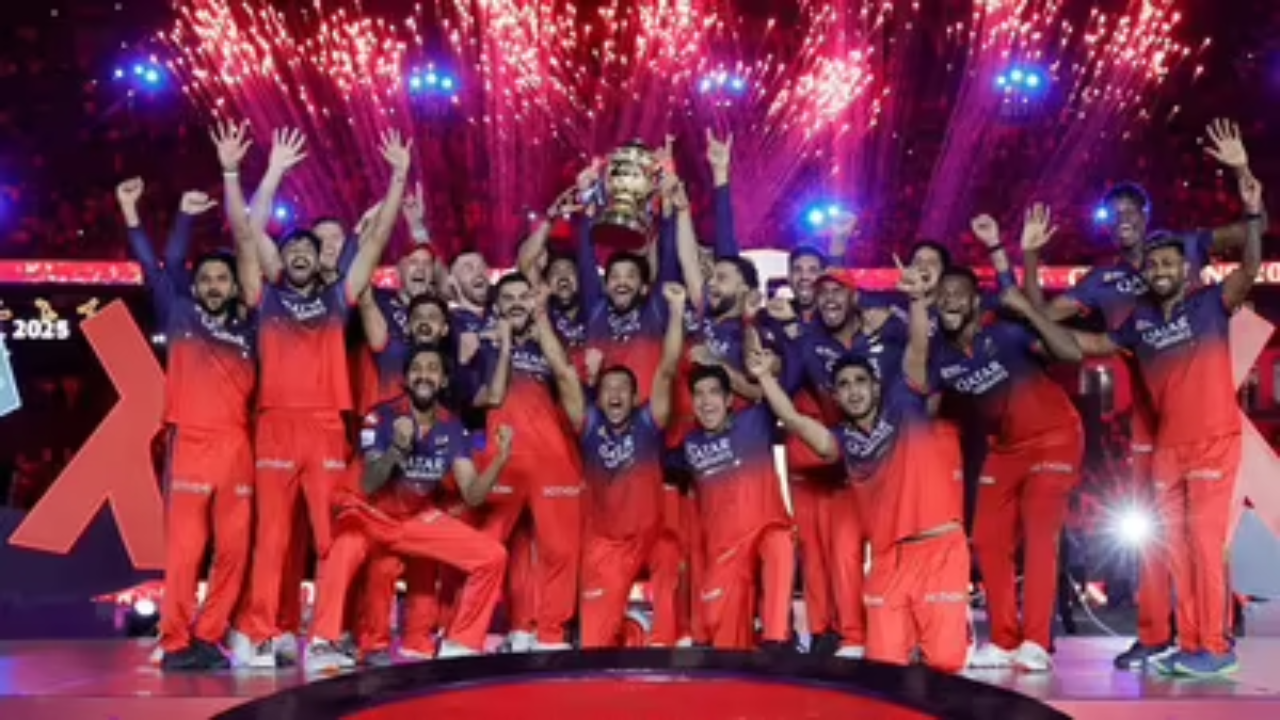 RCB’s victory parade today in Bengaluru: Virat Kohli, Rajat Patidar and ...