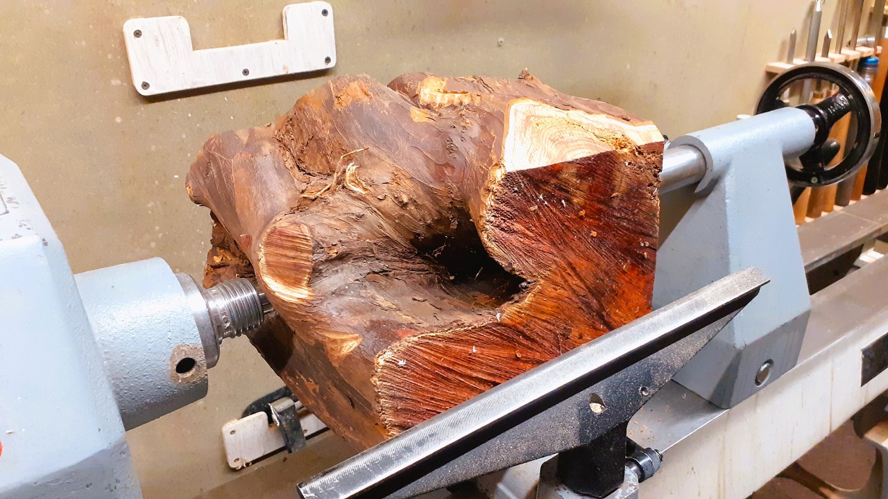 Woodturning - A Yew Log