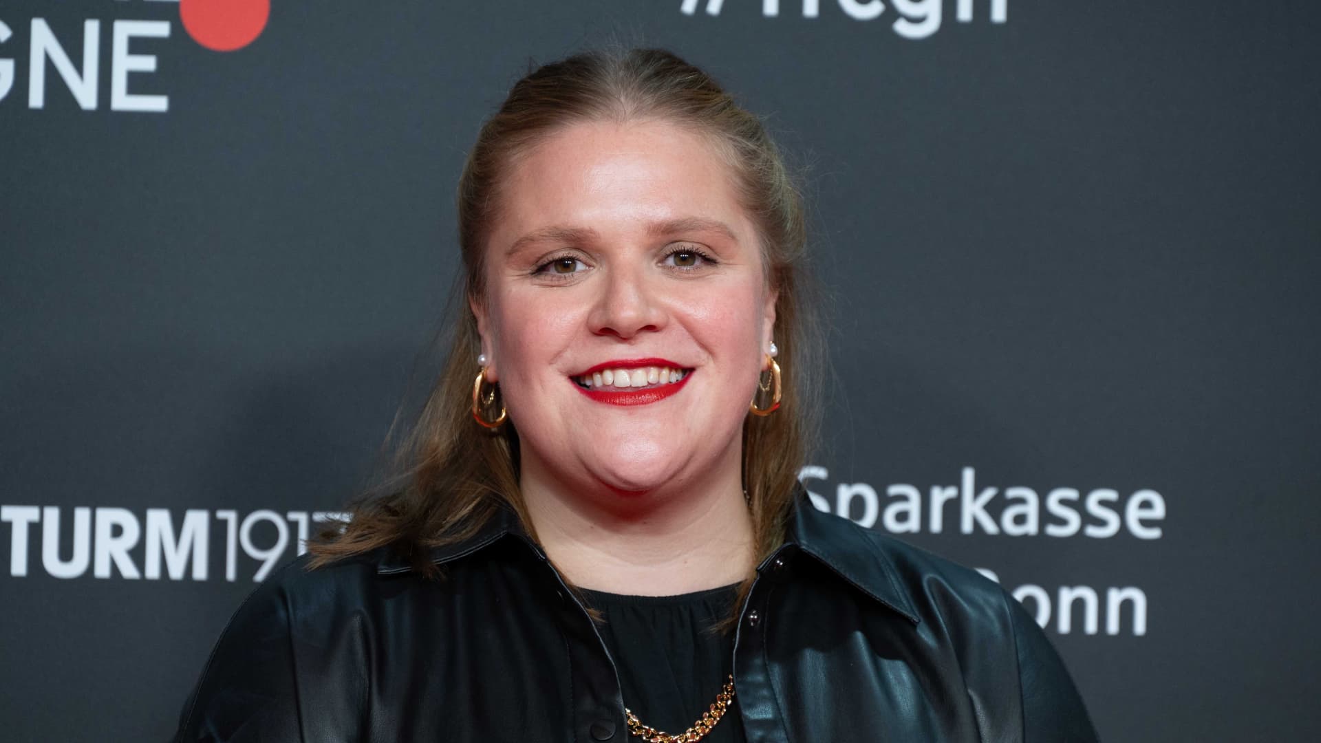 Stefanie Reinsperger: Tatort, Eltern & Freund