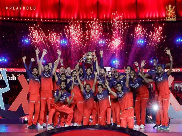 18 Years. 1 Trophy. RCB's Victory Parade Is the Party Bengaluru's Been ...