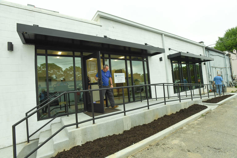 Town of Iva opens $1.2 million library branch in former fire station ...
