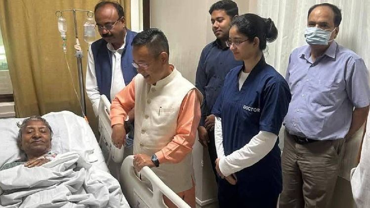 Sikkim CM visits former Governor Ganga Prasad in Siliguri, wishes him ...