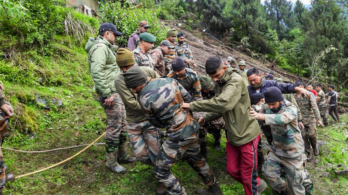 Rescue Op To Evacuate 113 Stranded Tourists After Landslide In Sikkim ...