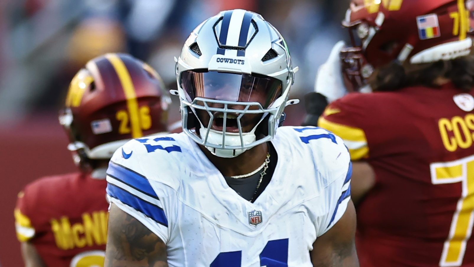 Micah Parsons Puts Cowboys Owner Jerry Jones on Notice