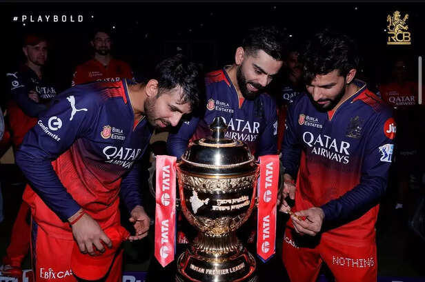 18 Years. 1 Trophy. RCB's Victory Parade Is the Party Bengaluru's Been ...