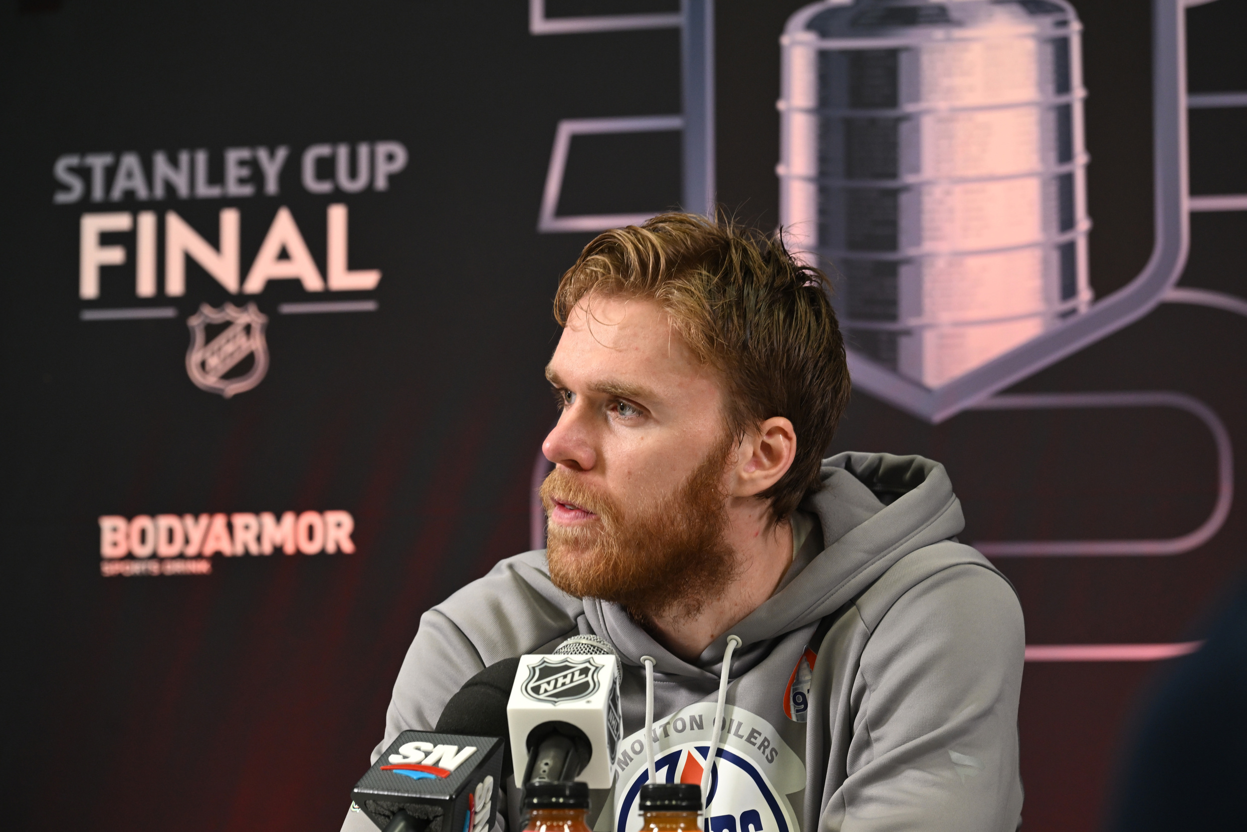 Why NHL Coaches & Execs Give Stanley Cup Final Edge to Oilers