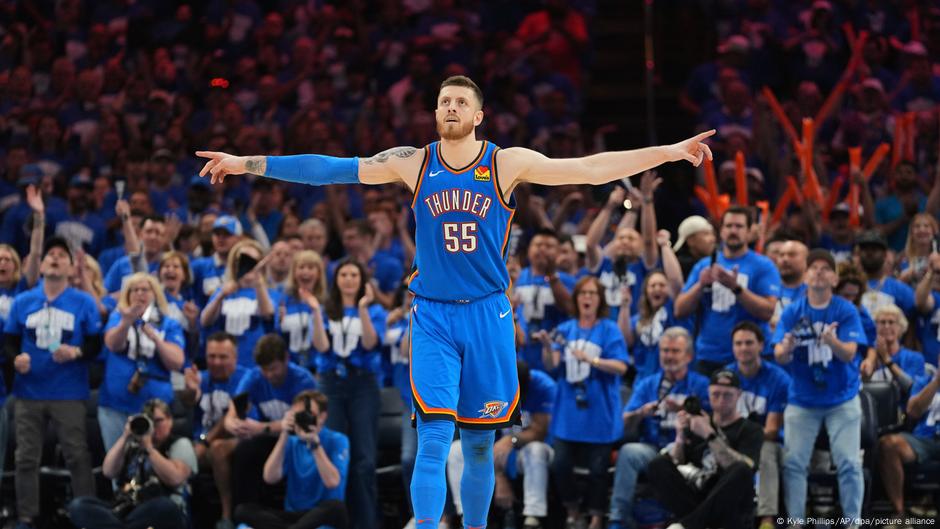 Isaiah Hartenstein vying to become second German to win NBA title