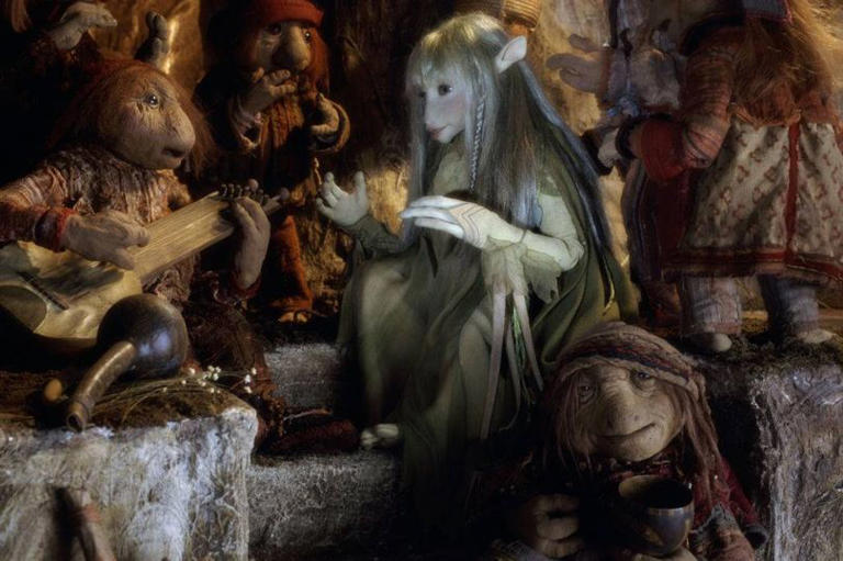 Woman can't believe what she finds in charity shop as people tell her ...