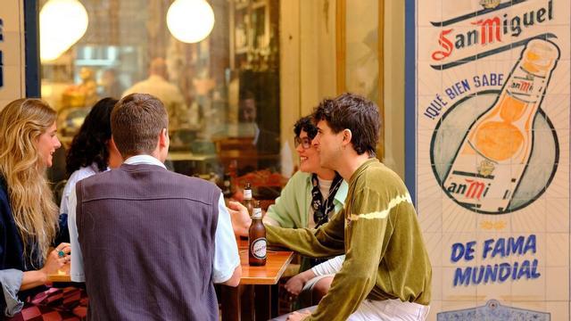 San Miguel rinde homenaje a Málaga con una edición especial de su cerveza