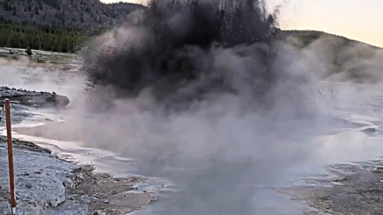 Eruption from Yellowstone National Park pool 1 year after dangerous ...