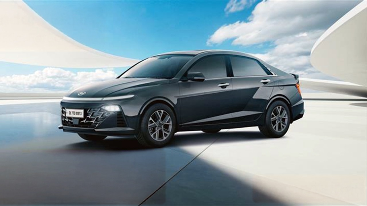 Hyundai Verna gets a new variant and wireless connectivity adapter