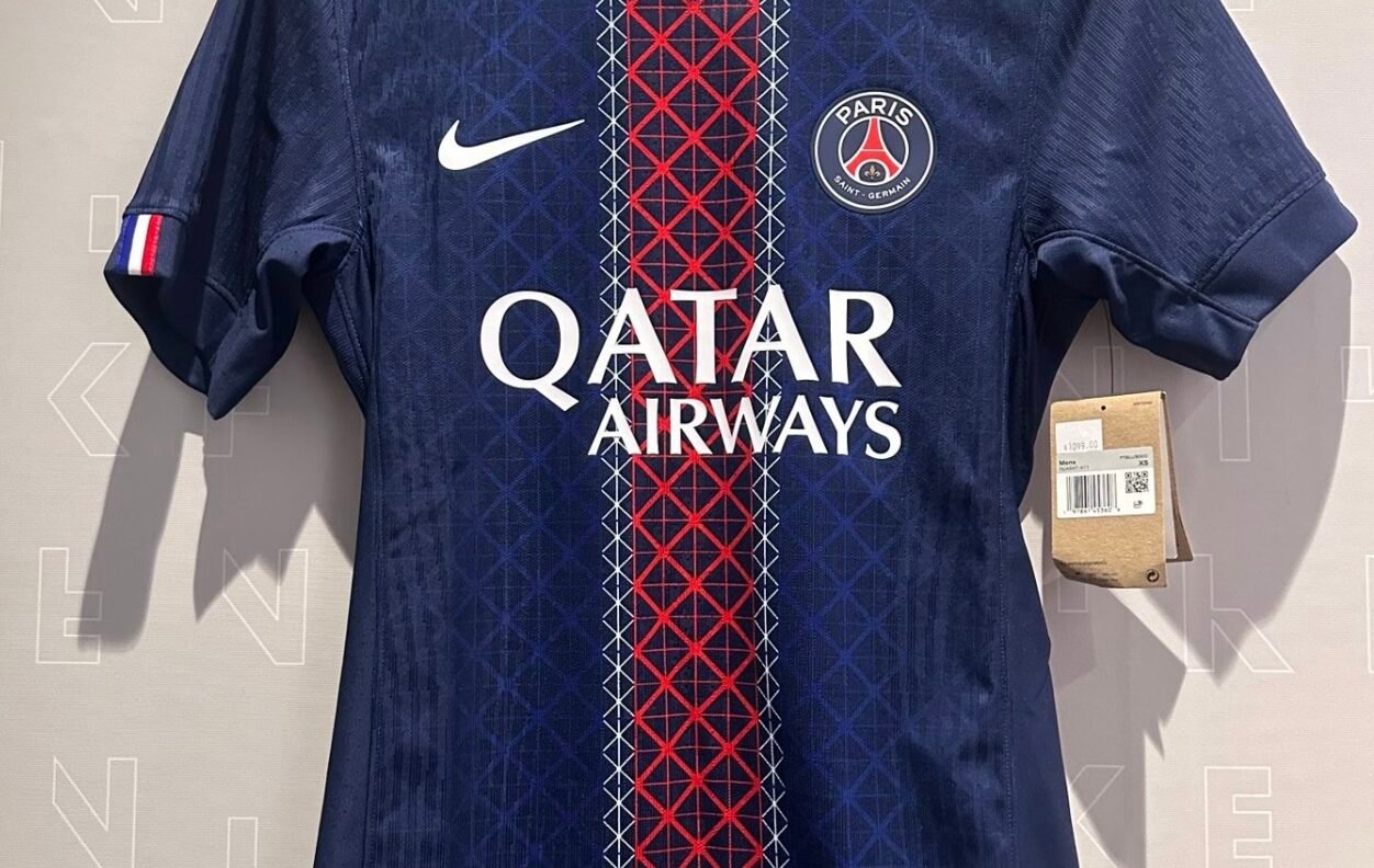 Le nouveau maillot domicile du PSG : lancement officiel dévoilé
