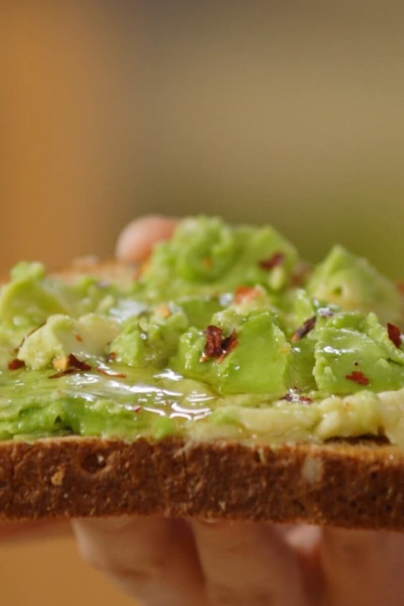 Toast à l'avocat avec une touche sucrée et épicée