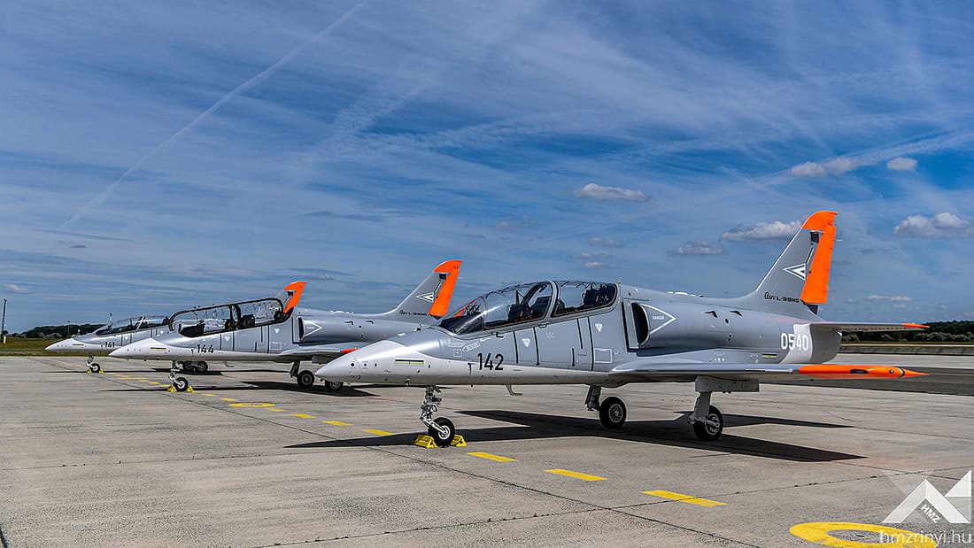 Neuer NATO-Trainer aus Tschechien: Ungarn stellt erste L-39NG Skyfox in ...